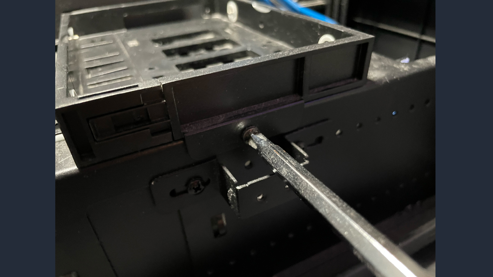 【初心者】ドスパラのガレリアで簡単HDD増設！選び方と取り付けを解説【ストレージ増設・おすすめハードディスクも紹介】 - maglog